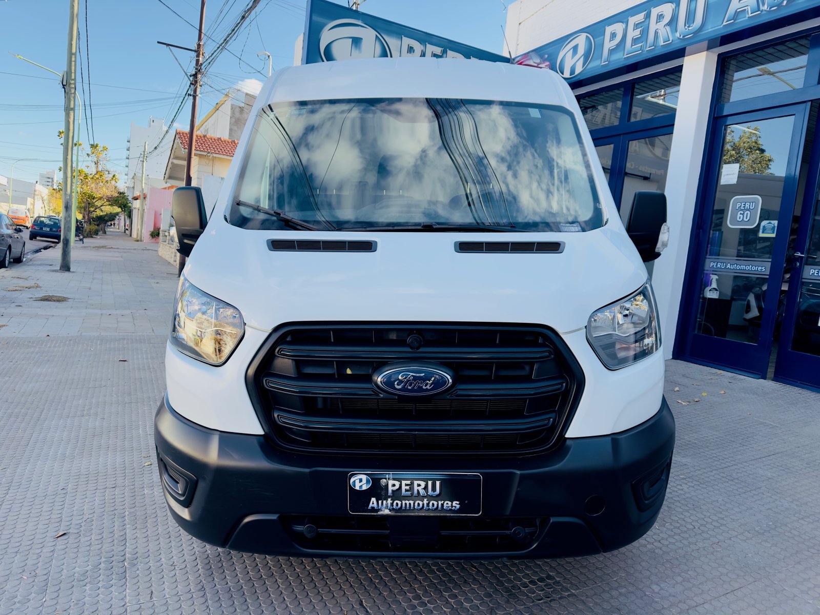 Ford Transit 350M Furgon Mediano Bajo 2022