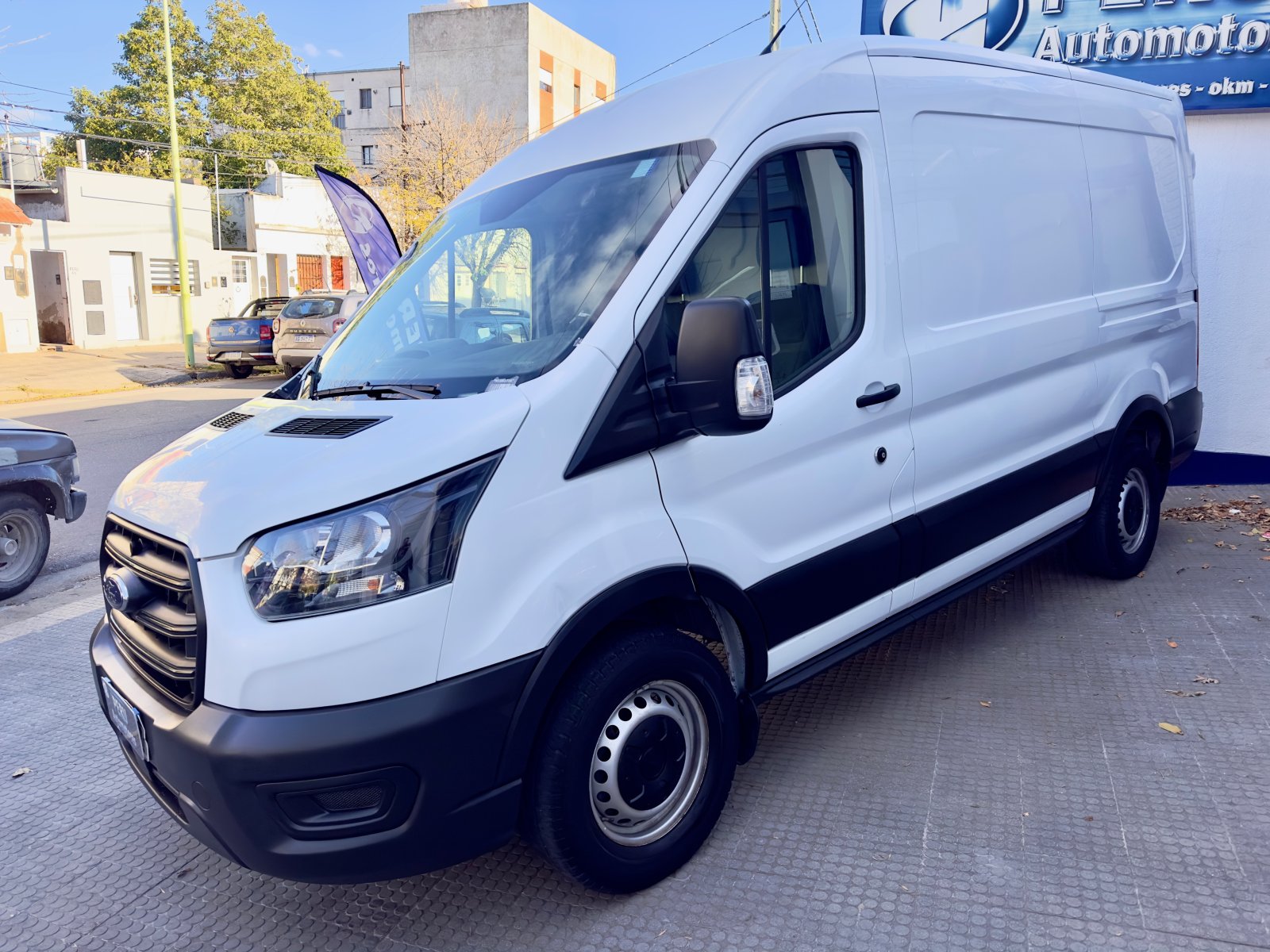 Ford Transit 350M Furgon Mediano Bajo 2022