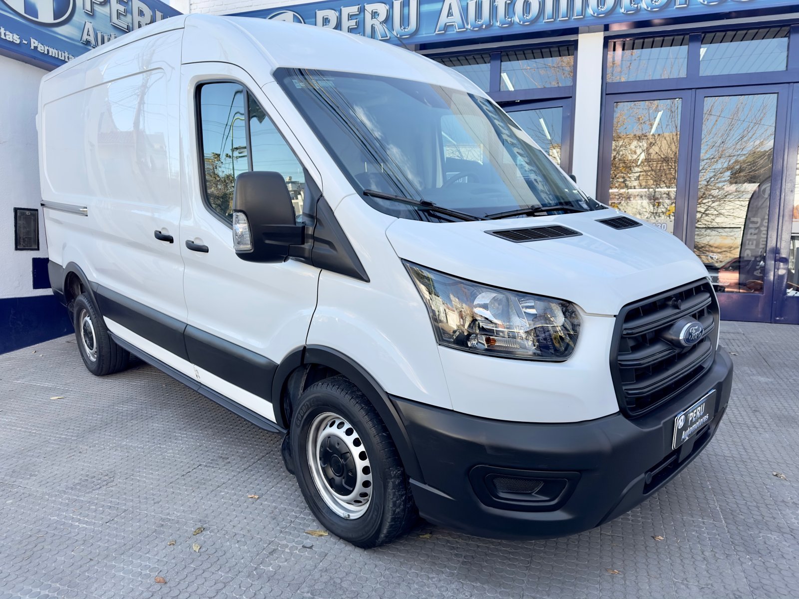 Ford Transit 350M Furgon Mediano Bajo 2022