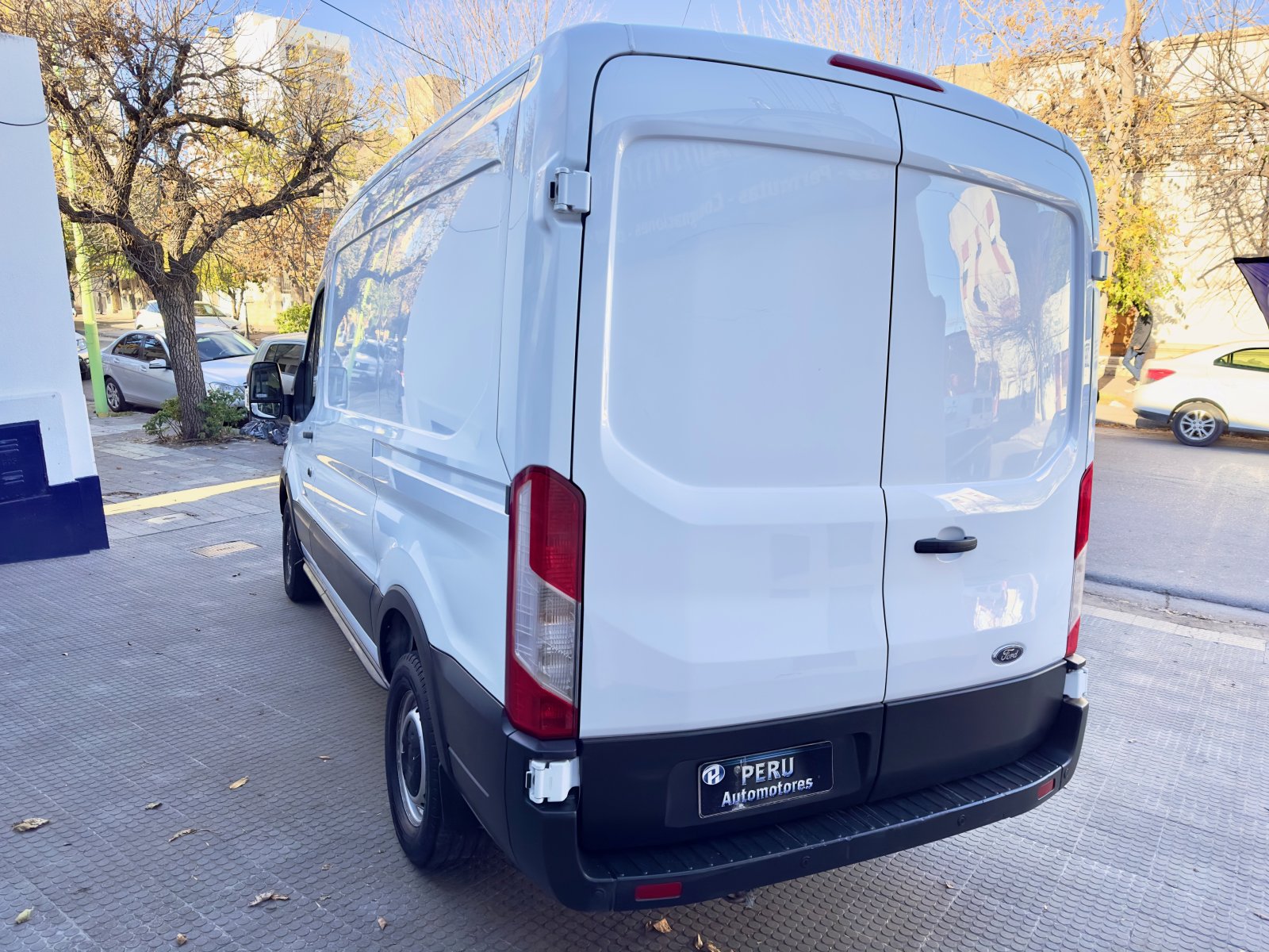 Ford Transit 350M Furgon Mediano Bajo 2022