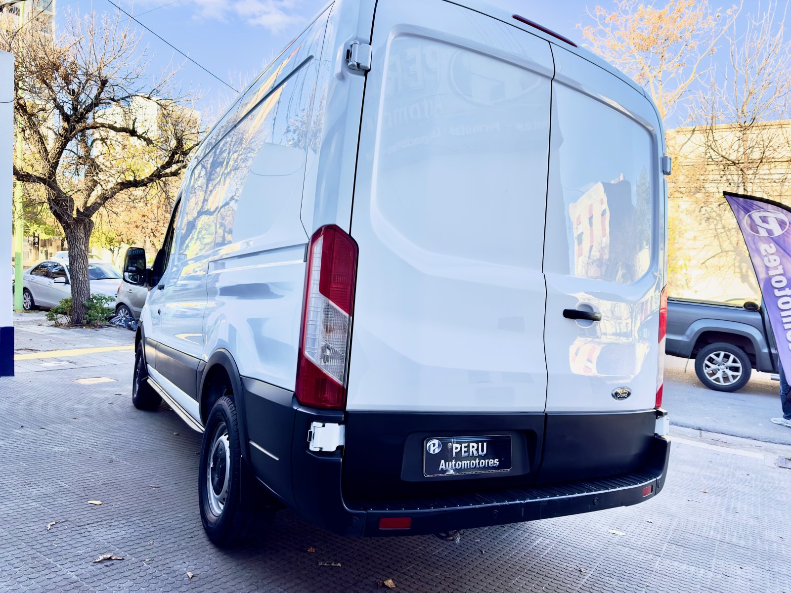 Ford Transit 350M Furgon Mediano Bajo 2022