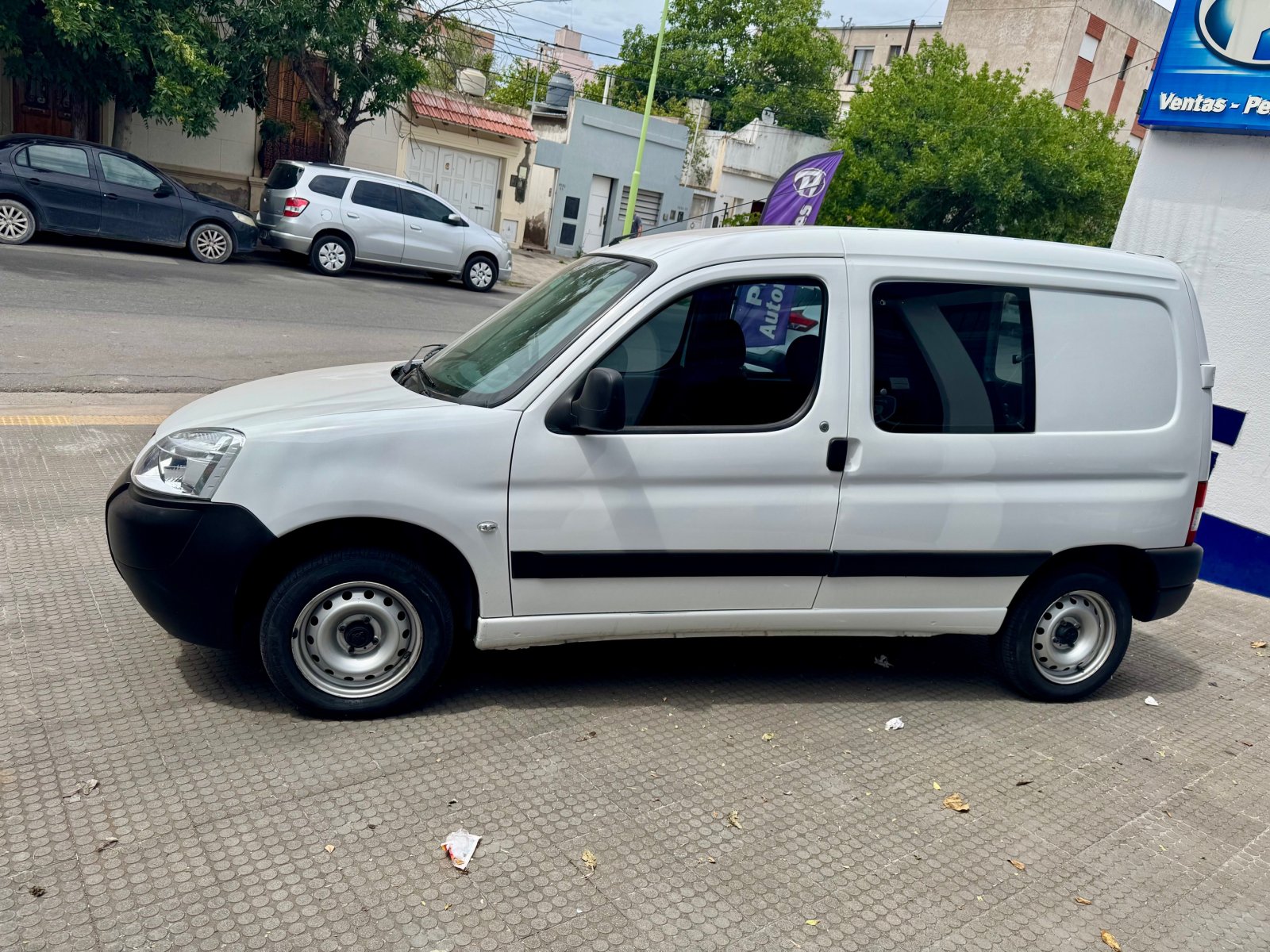 Peugeot Partner Confort Furgon Vidriado con asientos 2019